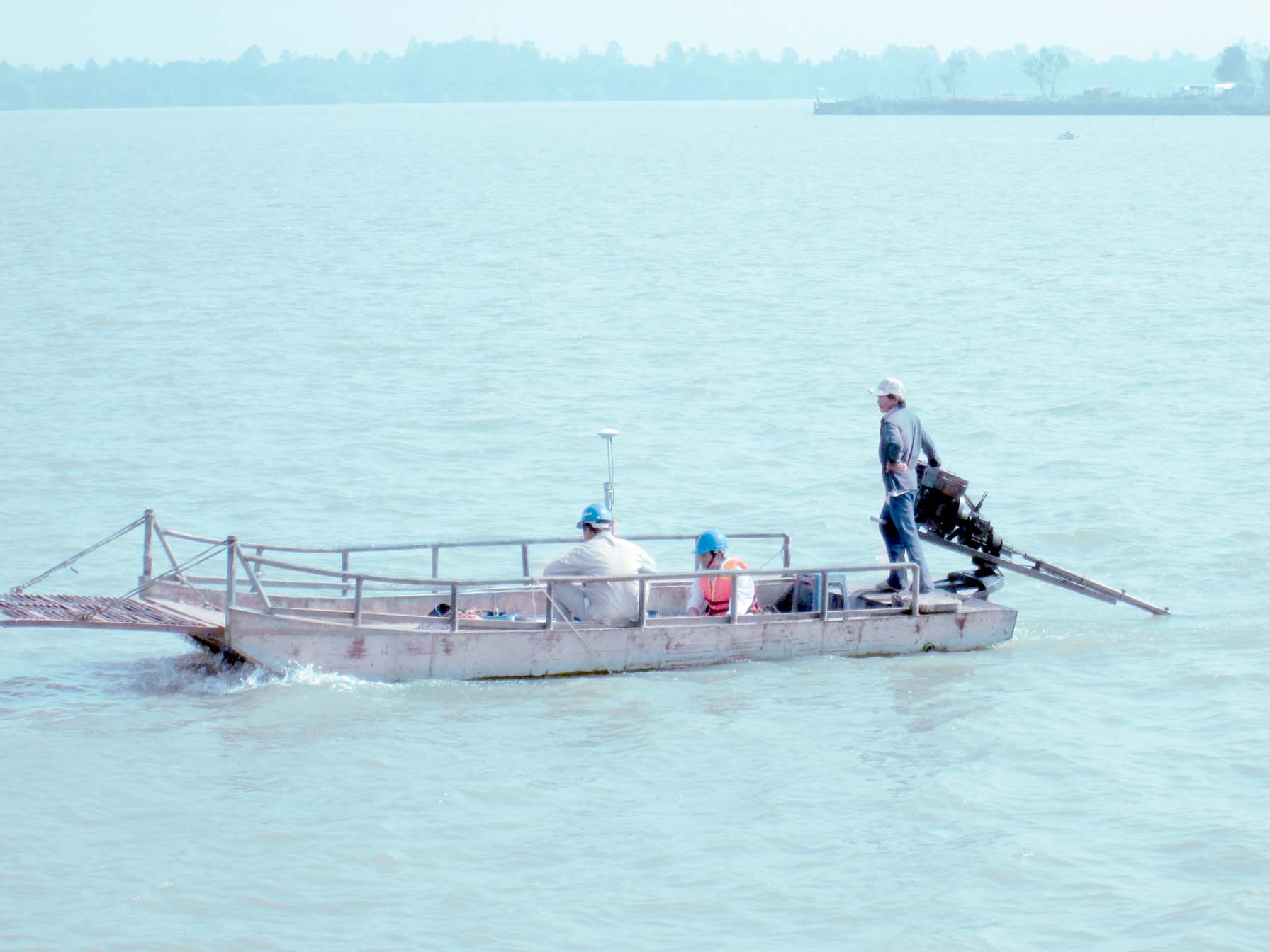 Khảo sát địa hình trên cạn, đáy biển và khu nước cầu cảng